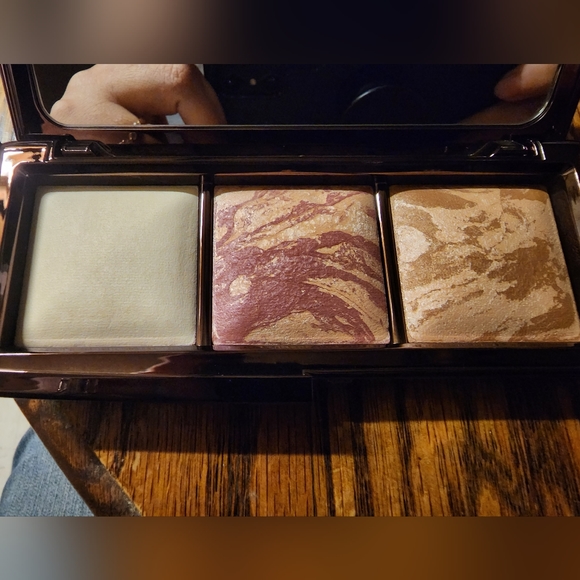 Hourglass | Makeup | Hourglass Ambient Lighting Palette Diffused Edit ...